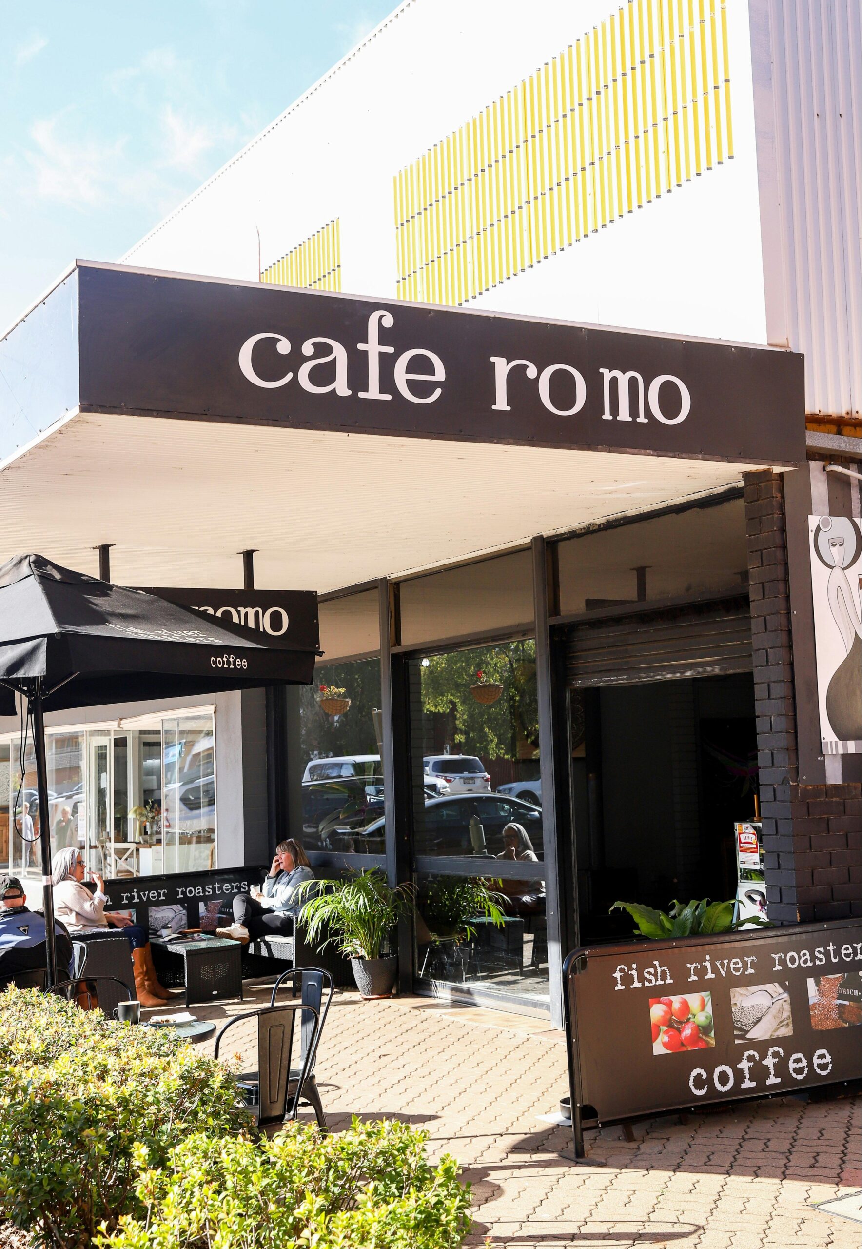 Cafe Romo - www.visitlachlanshire.com.au