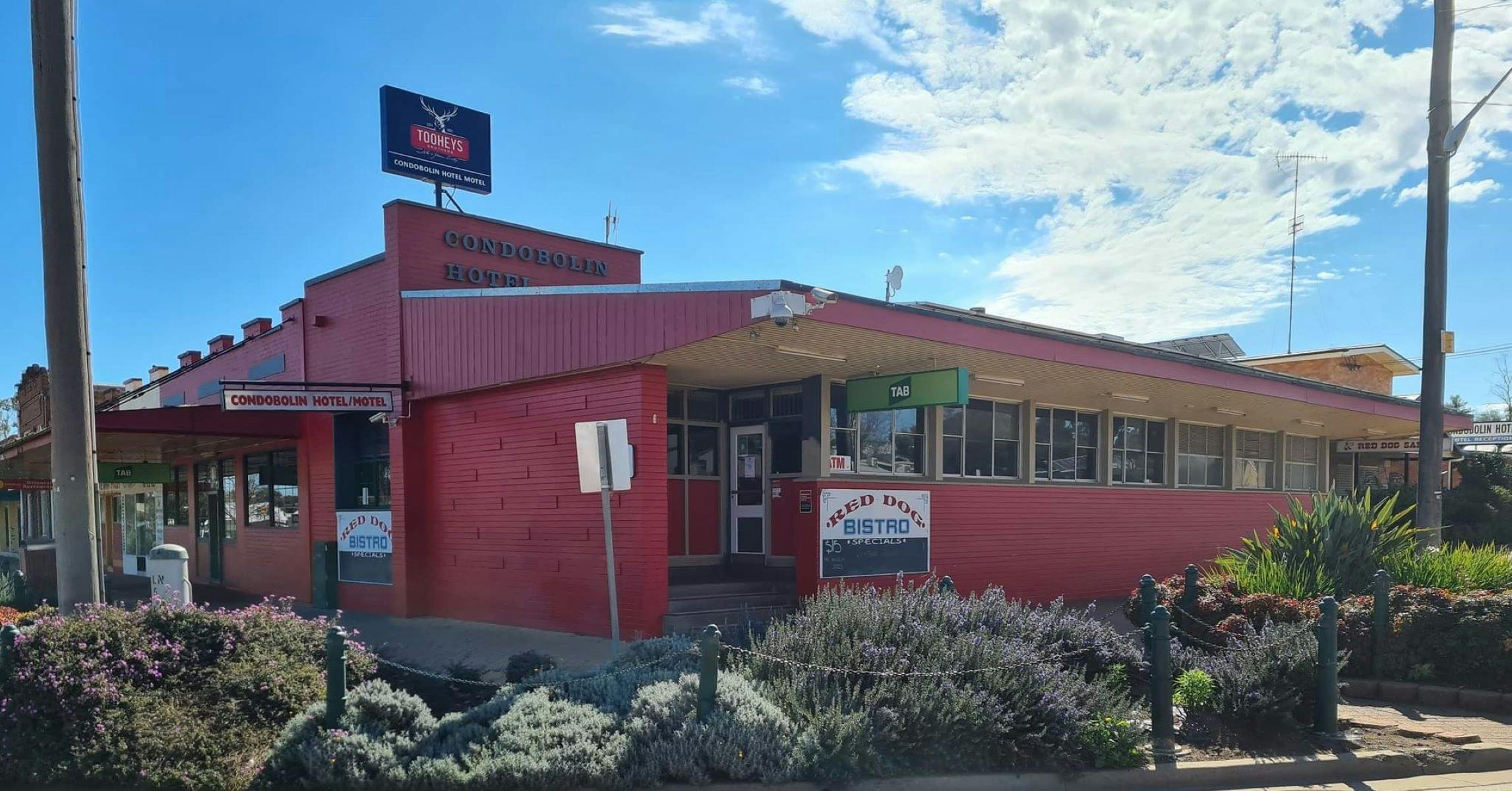 Red Cattle Dog Hotel - www.visitlachlanshire.com.au